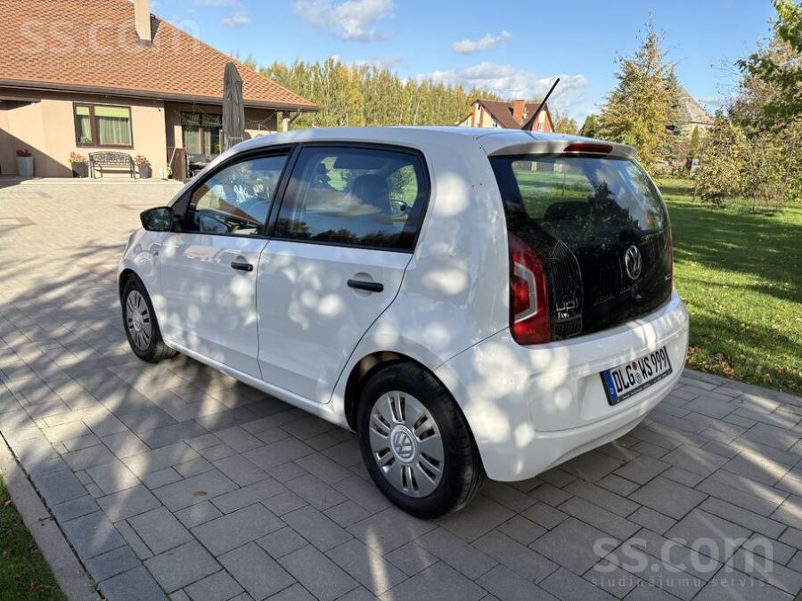 Balts Volkswagen Up 2016 Bauska, ar dzinēja tilpumu 1.00 L un nobraukumu 163 tūkst. km par 3900 €, foto 8 vietnē AUTOMOTO.COM.LV