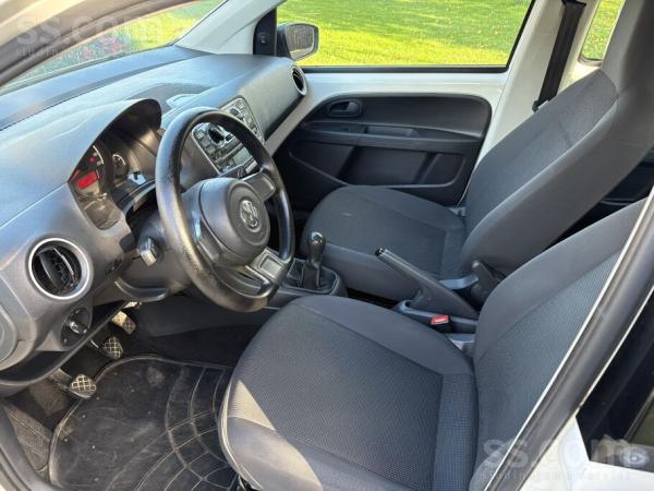 Balts Volkswagen Up 2016 Bauska, ar dzinēja tilpumu 1.00 L un nobraukumu 163 tūkst. km par 3900 €, foto 11 vietnē AUTOMOTO.COM.LV