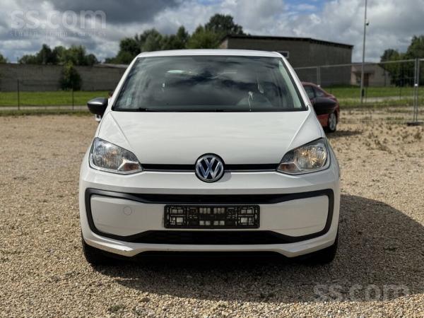 White Volkswagen Up 2017 in Valmiera, with an engine capacity of 1.00 L and mileage of 203 thousand km for 4650 €, photo 2 on AUTOMOTO.COM.LV