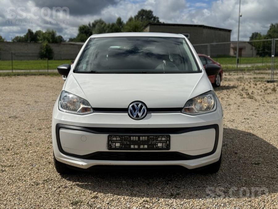 White Volkswagen Up 2017 in Valmiera, with an engine capacity of 1.00 L and mileage of 203 thousand km for 4650 €, photo 3 on AUTOMOTO.COM.LV