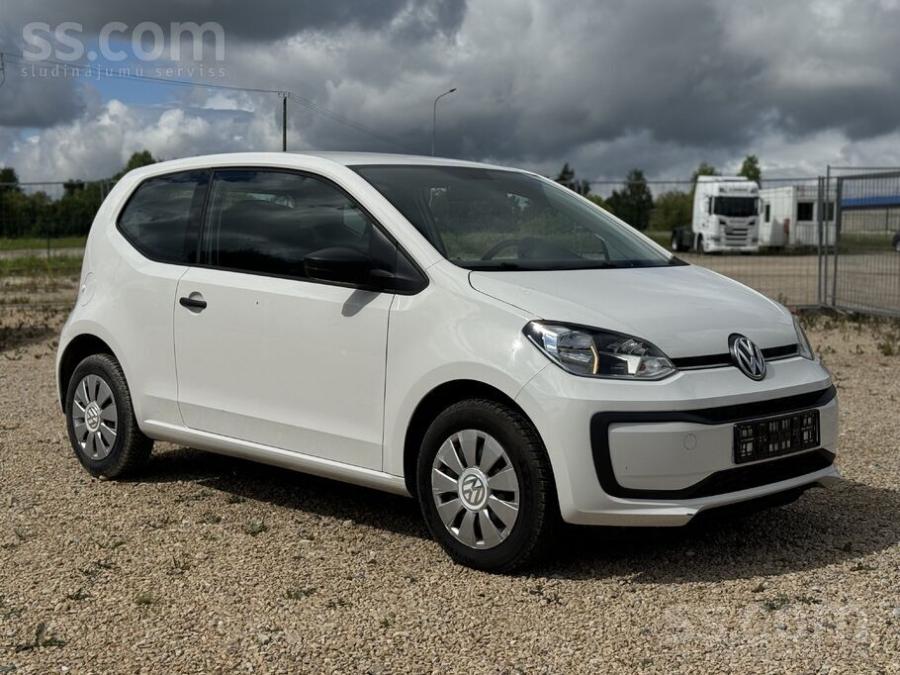 White Volkswagen Up 2017 in Valmiera, with an engine capacity of 1.00 L and mileage of 203 thousand km for 4650 €, photo 4 on AUTOMOTO.COM.LV