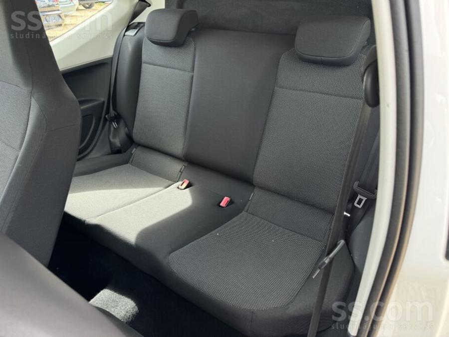 White Volkswagen Up 2017 in Valmiera, with an engine capacity of 1.00 L and mileage of 203 thousand km for 4650 €, photo 12 on AUTOMOTO.COM.LV