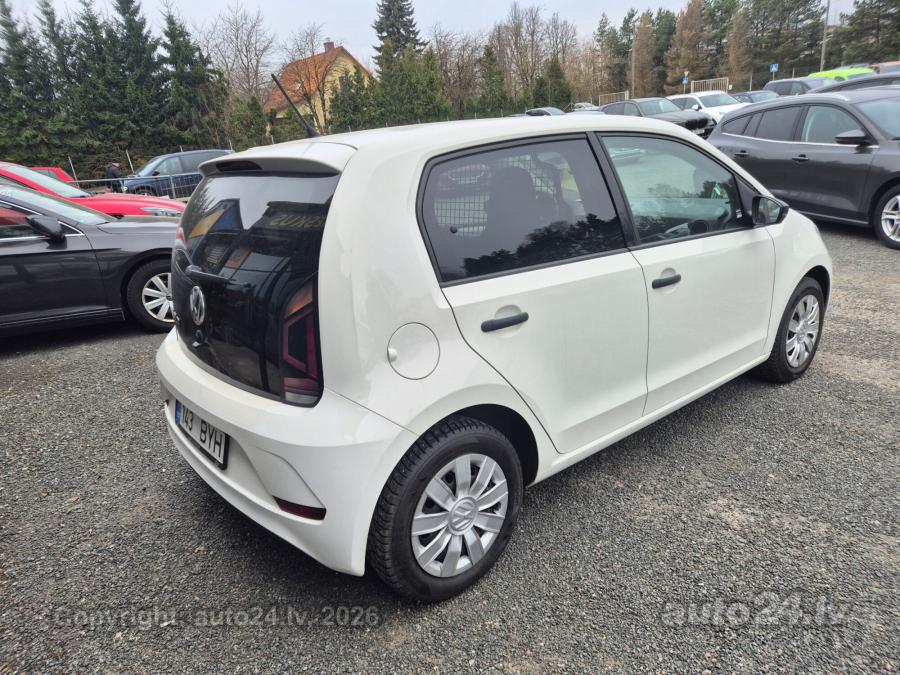 White Volkswagen Up 2018 in Tartu, with an engine capacity of 1.00 L and mileage of 72 thousand km for 6790 €, photo 3 on AUTOMOTO.COM.LV