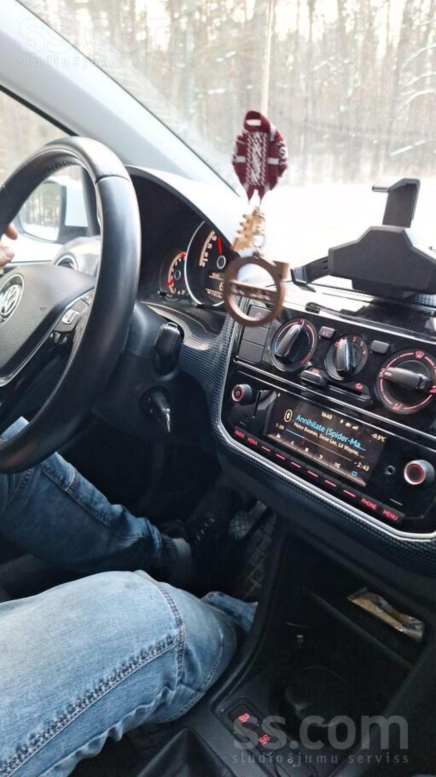Balts Volkswagen Up 2018 Rīga, ar dzinēja tilpumu 1.00 L un nobraukumu 202 tūkst. km par 7200 €, foto 16 vietnē AUTOMOTO.COM.LV