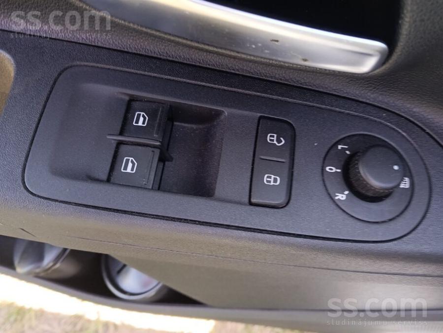 Balts Volkswagen Up 2018 Rīga, ar dzinēja tilpumu 1.00 L un nobraukumu 202 tūkst. km par 6750 €, foto 6 vietnē AUTOMOTO.COM.LV