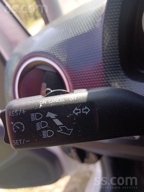 Balts Volkswagen Up 2018 Rīga, ar dzinēja tilpumu 1.00 L un nobraukumu 202 tūkst. km par 6750 €, foto 6 vietnē AUTOMOTO.COM.LV