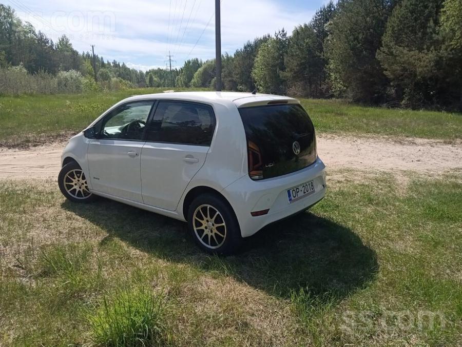 Balts Volkswagen Up 2018 Rīga, ar dzinēja tilpumu 1.00 L un nobraukumu 202 tūkst. km par 6750 €, foto 9 vietnē AUTOMOTO.COM.LV
