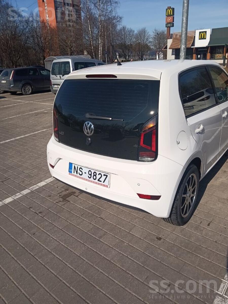 Balts Volkswagen Up 2018 Rīga, ar dzinēja tilpumu 1.00 L un nobraukumu 202 tūkst. km par 6750 €, foto 14 vietnē AUTOMOTO.COM.LV