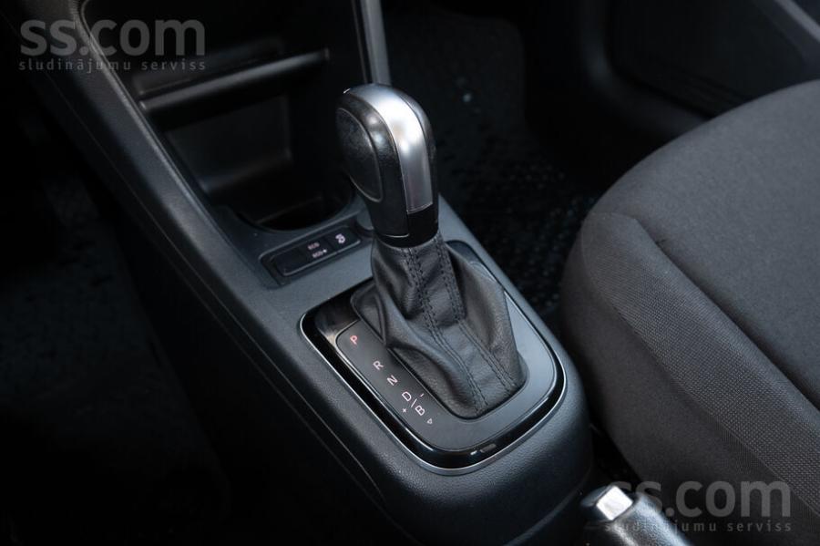 White Volkswagen Up 2021 in Riga, with an engine capacity of 1.00 L and mileage of 11 thousand km for 13950 €, photo 16 on AUTOMOTO.COM.LV
