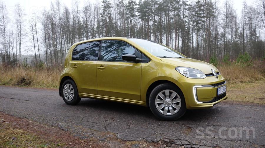 Dzeltens Volkswagen Up 2020 Rīga, ar dzinēja tilpumu 1.00 L un nobraukumu 73 tūkst. km par 10500 €, foto 5 vietnē AUTOMOTO.COM.LV