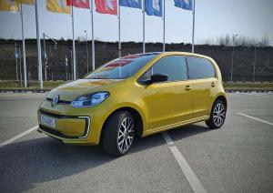 Dzeltens Volkswagen Up 2020 Viļņa, ar dzinēja tilpumu 0.00 L un nobraukumu 46 tūkst. km par 10999 €, foto  vietnē AUTOMOTO.COM.LV