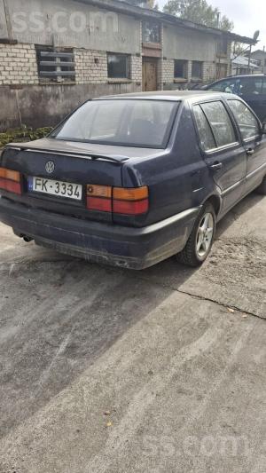 Zils Volkswagen Vento 1993 Aizkraukle, ar dzinēja tilpumu 1.80 L un nobraukumu 281 tūkst. km par 700 €, foto 4 vietnē AUTOMOTO.COM.LV