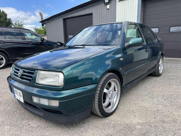 Zaļš Volkswagen Vento 1996 Kelmė, ar dzinēja tilpumu 1.90 L un nobraukumu 280 tūkst. km par 1600 €, foto 1 vietnē AUTOMOTO.COM.LV