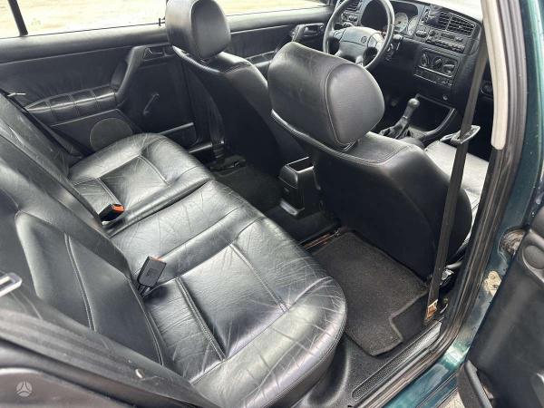 Zaļš Volkswagen Vento 1996 Kelmė, ar dzinēja tilpumu 1.90 L un nobraukumu 280 tūkst. km par 1600 €, foto 8 vietnē AUTOMOTO.COM.LV