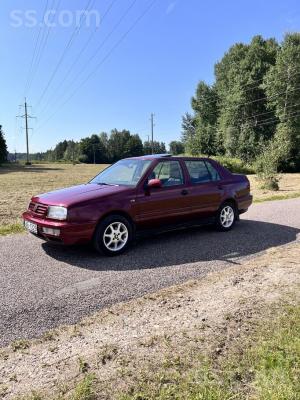 Red Volkswagen Vento 1996 in Riga, with an engine capacity of 1.80 L and mileage of 178 thousand km for 1850 €, photo  on AUTOMOTO.COM.LV