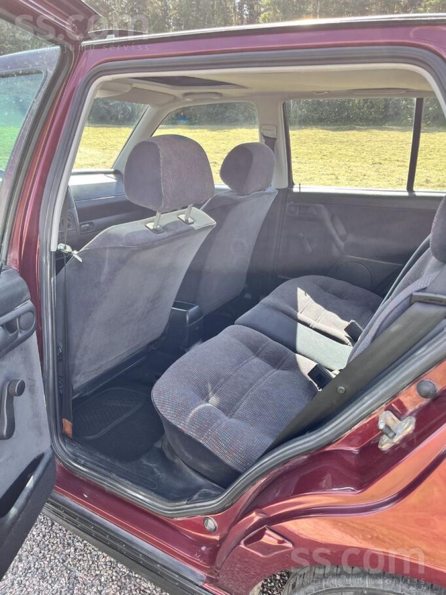 Red Volkswagen Vento 1996 in Riga, with an engine capacity of 1.80 L and mileage of 178 thousand km for 1850 €, photo 17 on AUTOMOTO.COM.LV