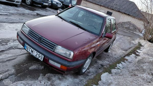 Volkswagen Vento 1992 Mažeikiai, ar dzinēja tilpumu 1.80 L un nobraukumu 342 tūkst. km par 900 €, foto 2 vietnē AUTOMOTO.COM.LV