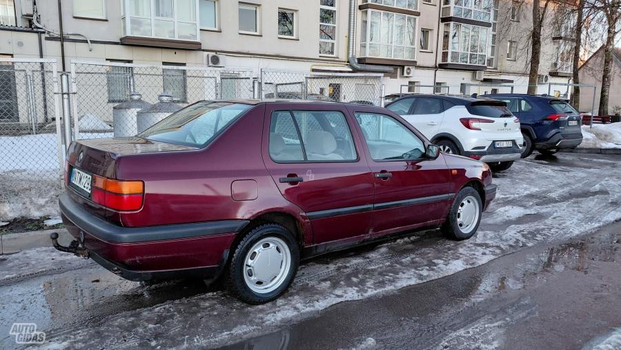 Фольксваген Венто 1992 в Мажейкяй, объемом двигателя 1.80 л и пробегом 342 тыс. км за 900 €, фото 6 на AUTOMOTO.COM.LV
