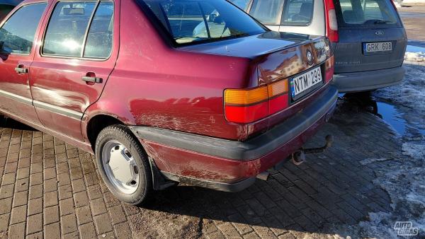 Volkswagen Vento 1992 Mažeikiai, ar dzinēja tilpumu 1.80 L un nobraukumu 342 tūkst. km par 900 €, foto 9 vietnē AUTOMOTO.COM.LV