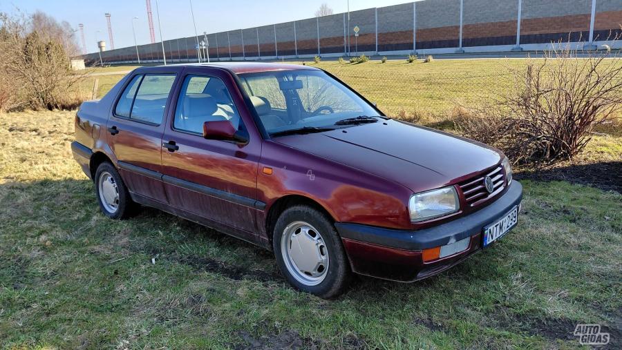 Фольксваген Венто 1992 в Мажейкяй, объемом двигателя 1.80 л и пробегом 342 тыс. км за 850 €, фото 4 на AUTOMOTO.COM.LV