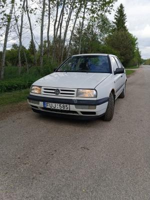 Volkswagen Vento 1994 in Utena, with an engine capacity of 1.90 L and mileage of 94 thousand km for 799 €, photo  on AUTOMOTO.COM.LV