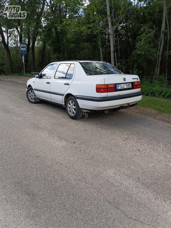 Volkswagen Vento 1994 in Utena, with an engine capacity of 1.90 L and mileage of 94 thousand km for 799 €, photo 4 on AUTOMOTO.COM.LV