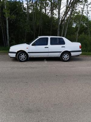 Volkswagen Vento 1994 in Utena, with an engine capacity of 1.90 L and mileage of 94 thousand km for 799 €, photo 5 on AUTOMOTO.COM.LV