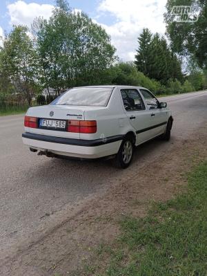 Volkswagen Vento 1994 in Utena, with an engine capacity of 1.90 L and mileage of 94 thousand km for 799 €, photo 6 on AUTOMOTO.COM.LV