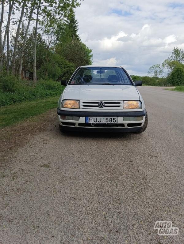 Volkswagen Vento 1994 in Utena, with an engine capacity of 1.90 L and mileage of 94 thousand km for 799 €, photo 11 on AUTOMOTO.COM.LV