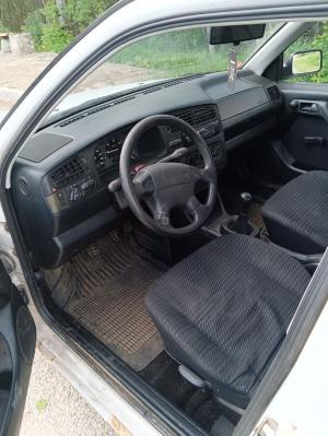 Volkswagen Vento 1994 in Utena, with an engine capacity of 1.90 L and mileage of 94 thousand km for 799 €, photo 13 on AUTOMOTO.COM.LV