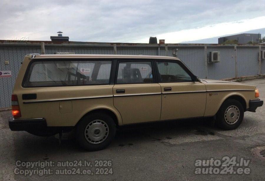Smilšu krāsa Volvo 240 1984 Tallina, ar dzinēja tilpumu 2.30 L un nobraukumu 0 tūkst. km par 12000 €, foto 3 vietnē AUTOMOTO.COM.LV