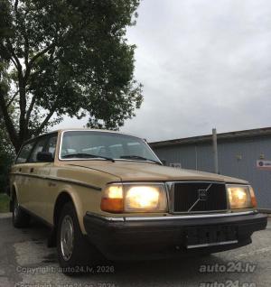 Smilšu krāsa Volvo 240 1984 Tallina, ar dzinēja tilpumu 2.30 L un nobraukumu 0 tūkst. km par 12000 €, foto 4 vietnē AUTOMOTO.COM.LV
