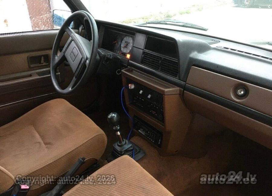 Smilšu krāsa Volvo 240 1984 Tallina, ar dzinēja tilpumu 2.30 L un nobraukumu 0 tūkst. km par 12000 €, foto 5 vietnē AUTOMOTO.COM.LV