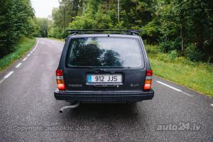 Melns Volvo 240 1993 Valga, ar dzinēja tilpumu 2.30 L un nobraukumu 228 tūkst. km par 4600 €, foto 5 vietnē AUTOMOTO.COM.LV