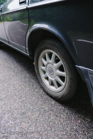 Melns Volvo 240 1993 Valga, ar dzinēja tilpumu 2.30 L un nobraukumu 228 tūkst. km par 4600 €, foto 9 vietnē AUTOMOTO.COM.LV
