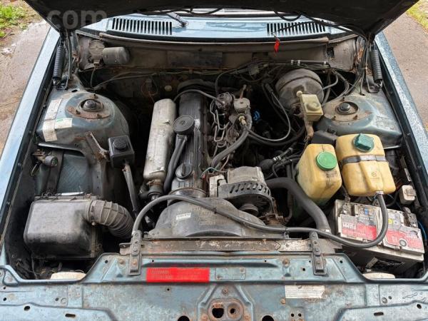 Green Volvo 240 1990 in Riga, with an engine capacity of 2.40 L and mileage of 301 thousand km for 2700 €, photo 7 on AUTOMOTO.COM.LV