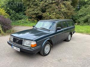 Zaļš Volvo 240 1990 Rīga, ar dzinēja tilpumu 2.40 L un nobraukumu 301 tūkst. km par 2700 €, foto  vietnē AUTOMOTO.COM.LV