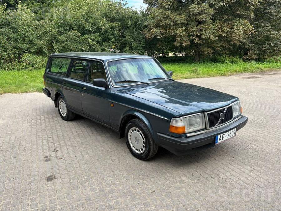 Зеленый Вольво 240 1990 в Рига, объемом двигателя 2.40 л и пробегом 301 тыс. км за 2700 €, фото 3 на AUTOMOTO.COM.LV