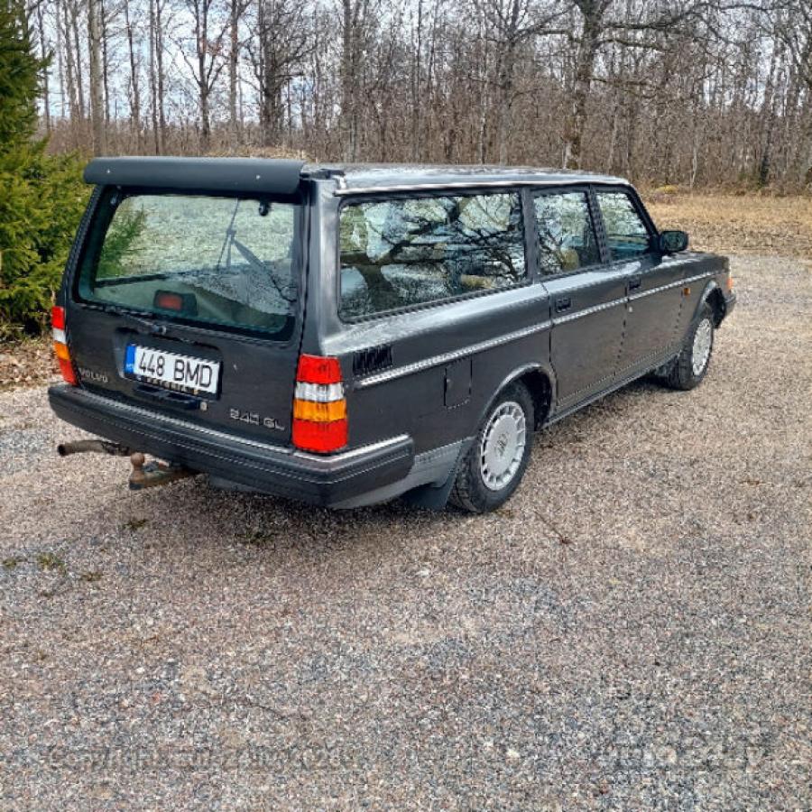 Pelēks Volvo 240 1991 Tallina, ar dzinēja tilpumu 2.30 L un nobraukumu 0 tūkst. km par 7600 €, foto 1 vietnē AUTOMOTO.COM.LV