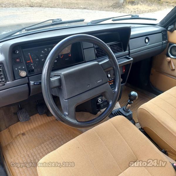 Grey Volvo 240 1991 in Tallinn, with an engine capacity of 2.30 L and mileage of 0 thousand km for 7600 €, photo 3 on AUTOMOTO.COM.LV