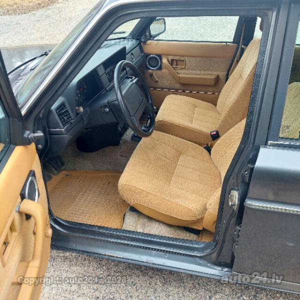 Grey Volvo 240 1991 in Tallinn, with an engine capacity of 2.30 L and mileage of 0 thousand km for 7600 €, photo 4 on AUTOMOTO.COM.LV