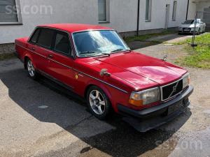 Красный Вольво 240 1986 в Рига, объемом двигателя 2.00 л и пробегом 300 тыс. км за 1800 €, фото  на AUTOMOTO.COM.LV