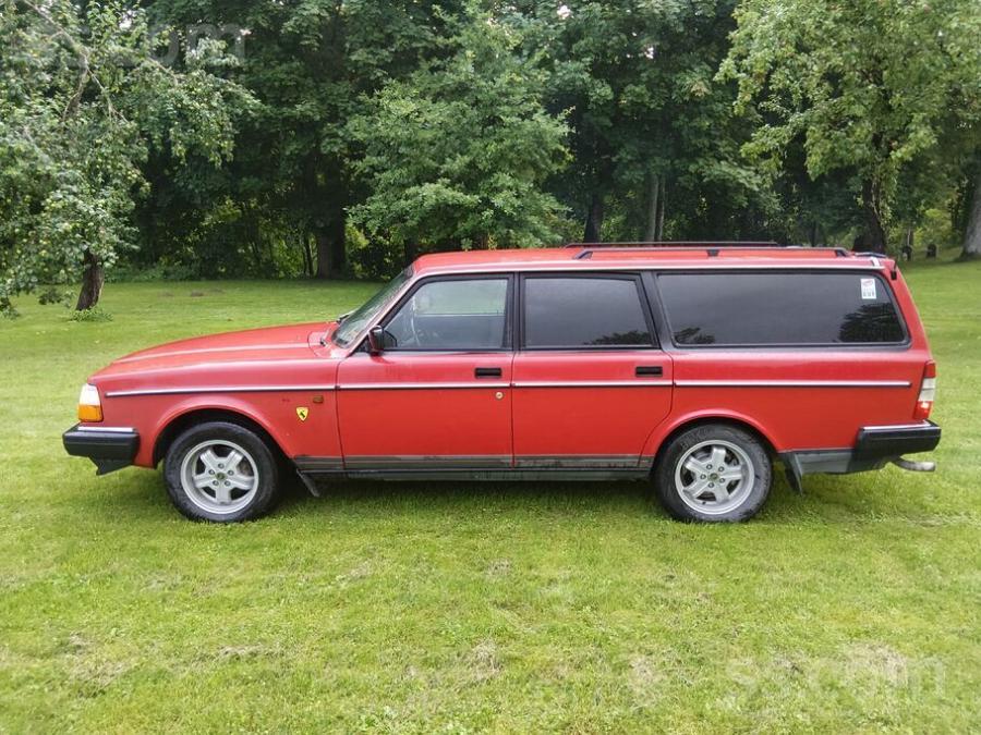 Sarkans Volvo 240 1992 Rīga, ar dzinēja tilpumu 2.40 L un nobraukumu 271 tūkst. km par 6000 €, foto 1 vietnē AUTOMOTO.COM.LV