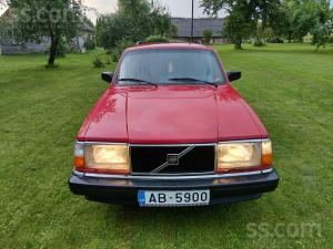 Sarkans Volvo 240 1992 Rīga, ar dzinēja tilpumu 2.40 L un nobraukumu 271 tūkst. km par 6000 €, foto 4 vietnē AUTOMOTO.COM.LV