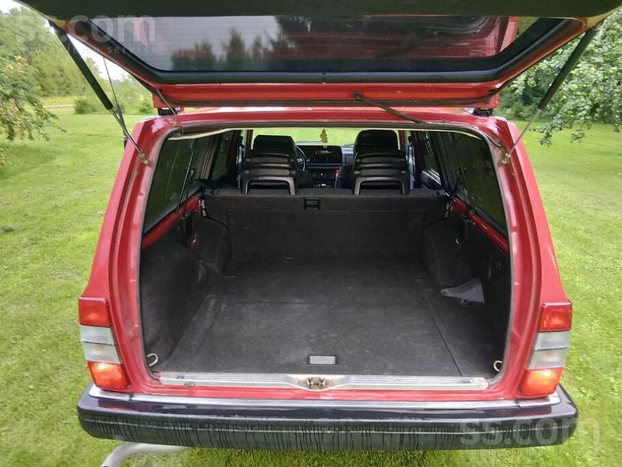 Sarkans Volvo 240 1992 Rīga, ar dzinēja tilpumu 2.40 L un nobraukumu 271 tūkst. km par 6000 €, foto 6 vietnē AUTOMOTO.COM.LV