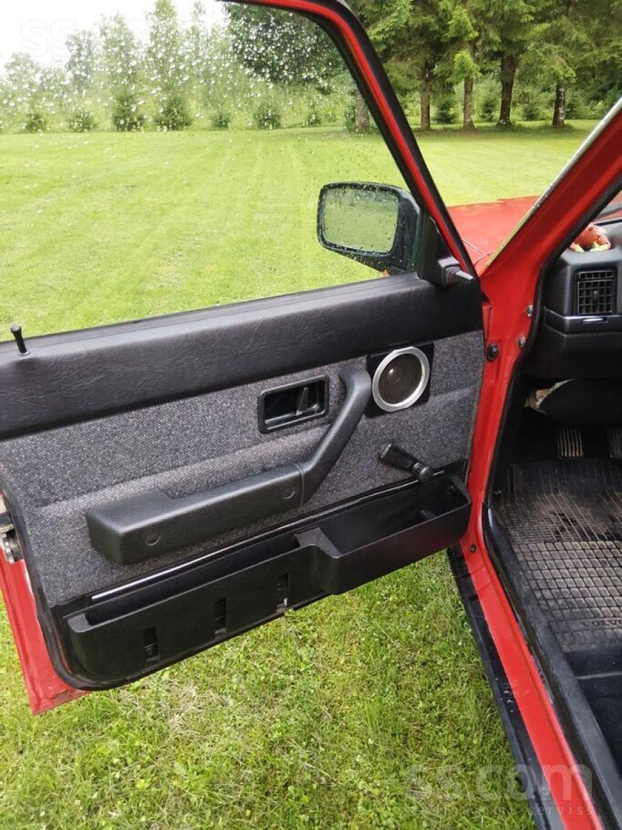 Sarkans Volvo 240 1992 Rīga, ar dzinēja tilpumu 2.40 L un nobraukumu 271 tūkst. km par 6000 €, foto 9 vietnē AUTOMOTO.COM.LV