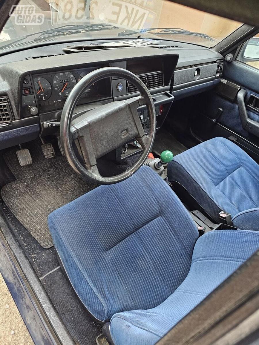 Volvo 240 1989 in Panevezys, with an engine capacity of 2.40 L and mileage of 330 thousand km for 2500 €, photo 8 on AUTOMOTO.COM.LV