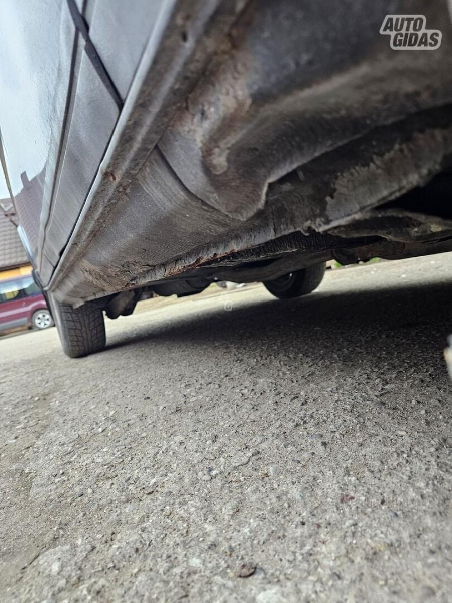 Volvo 240 1989 in Panevezys, with an engine capacity of 2.40 L and mileage of 330 thousand km for 2500 €, photo 12 on AUTOMOTO.COM.LV
