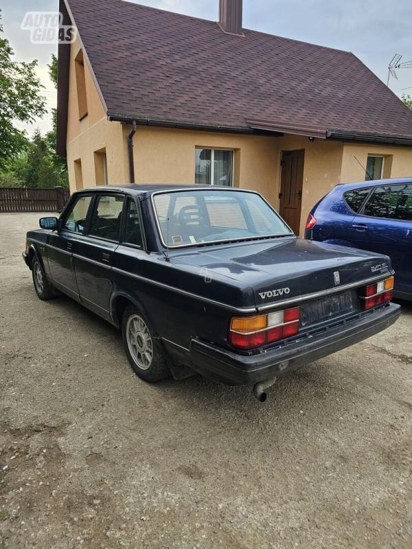 Volvo 240 1989 in Panevezys, with an engine capacity of 2.40 L and mileage of 330 thousand km for 2500 €, photo 6 on AUTOMOTO.COM.LV