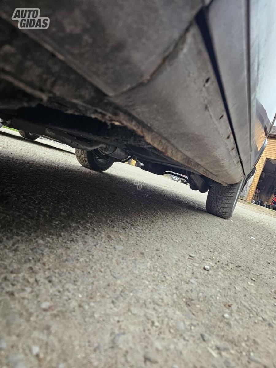 Volvo 240 1989 Panevēža, ar dzinēja tilpumu 2.40 L un nobraukumu 330 tūkst. km par 2500 €, foto 11 vietnē AUTOMOTO.COM.LV